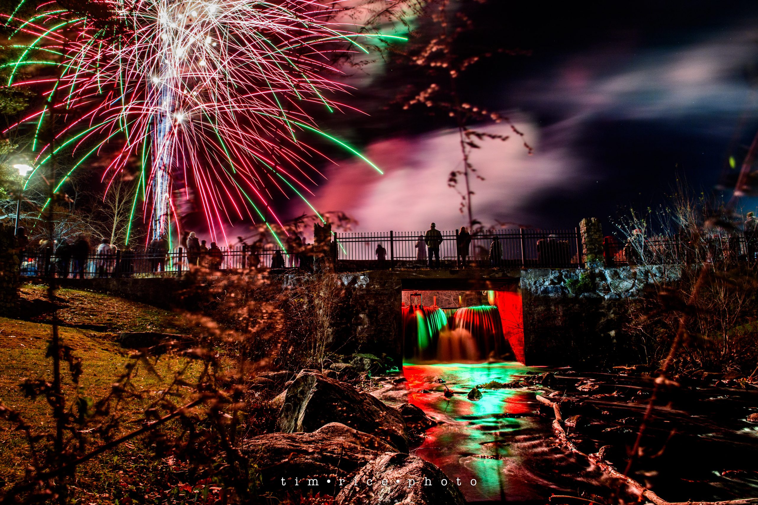 the dailypic 4441 yr13 058 Holiday Fireworks – tim rice photo