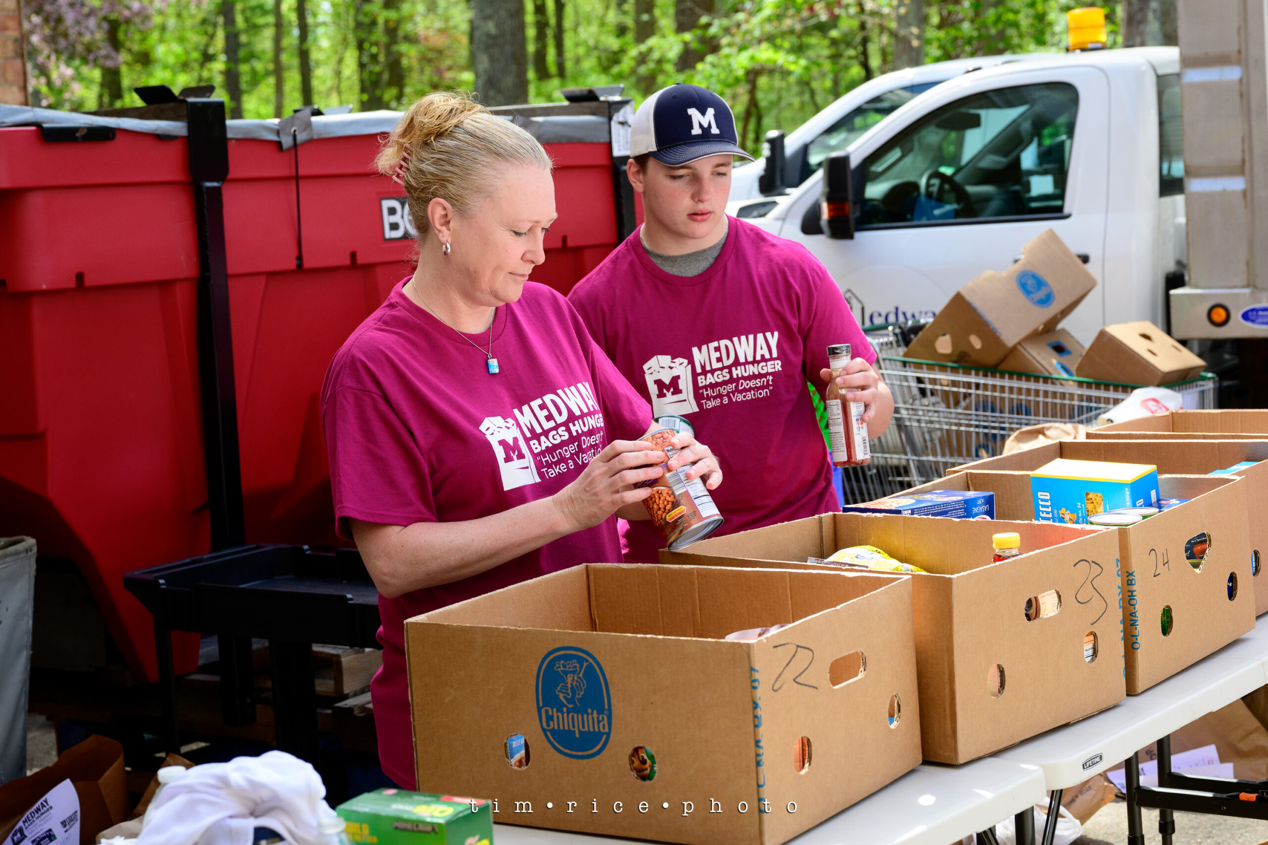 the dailypic 4970 yr14 222 Medway Bags Hunger – tim rice photo