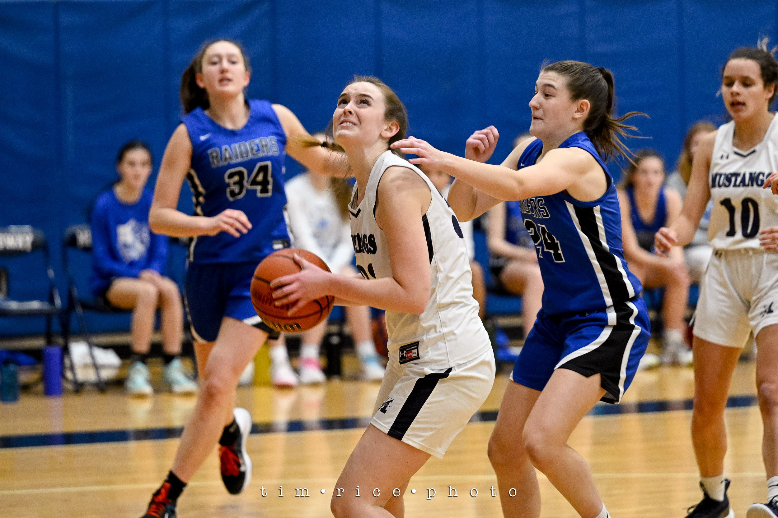 the dailypic 4846 yr14 098 Mustang Basketball – tim rice photo