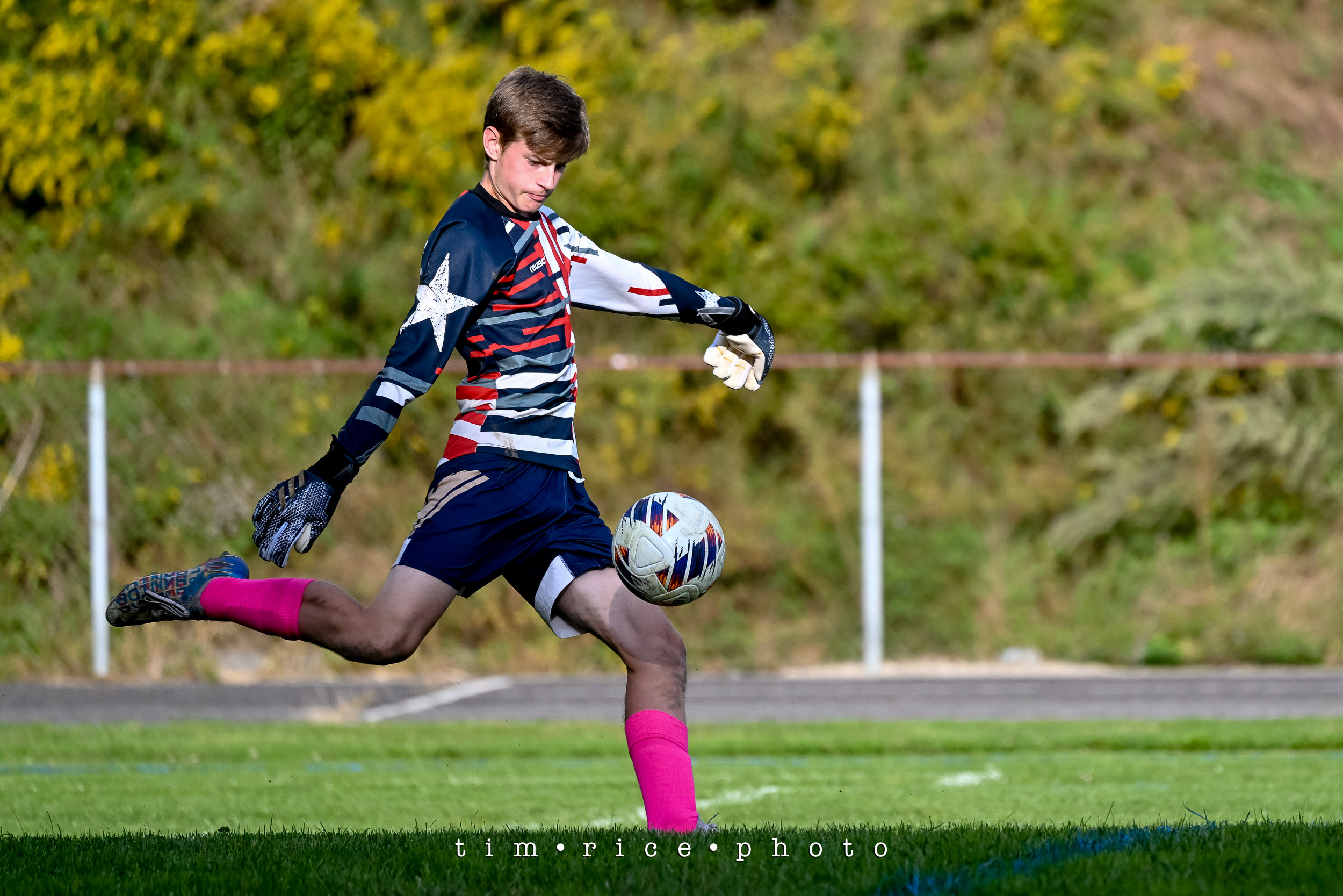 the dailypic 5104 yr14 356 TC Boys Soccer – tim rice photo