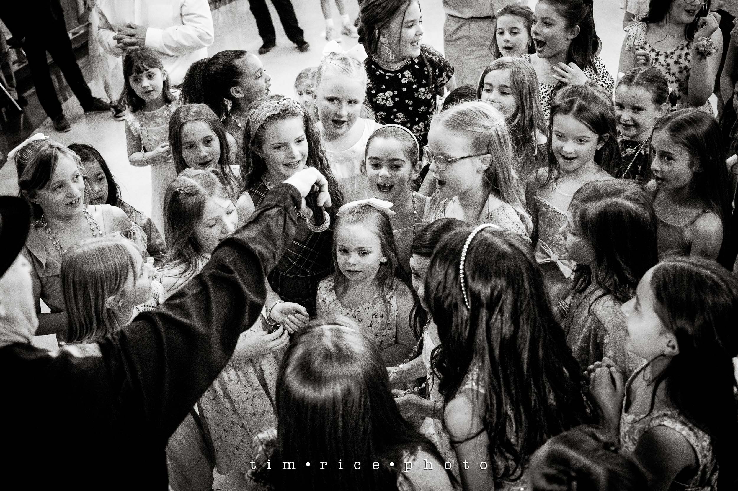 the dailypic 5653 yr16 174 Dancing Daughters – tim rice photo