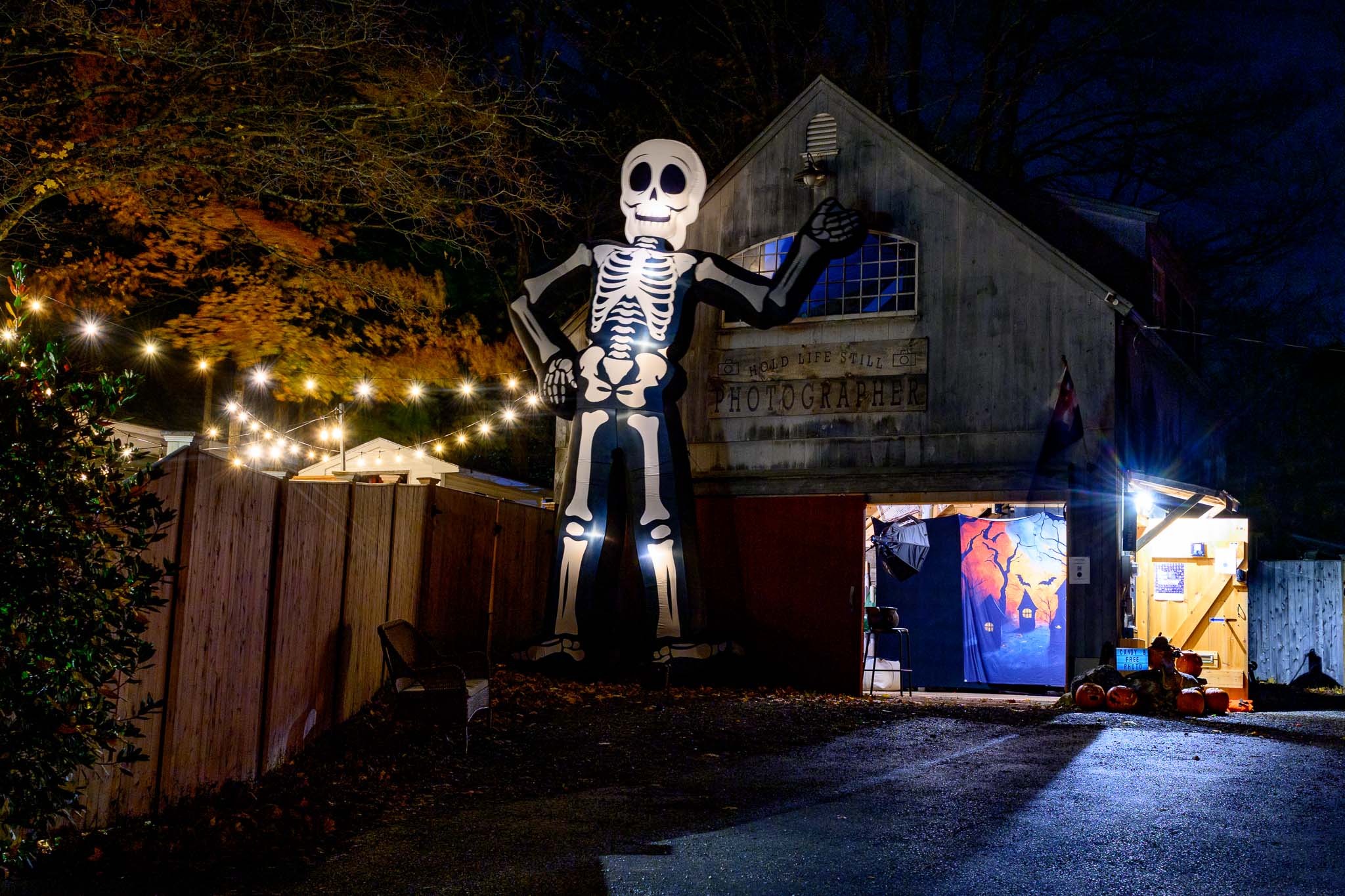 the dailypic 5876 yr17 031 Halloween Barn – tim rice photo